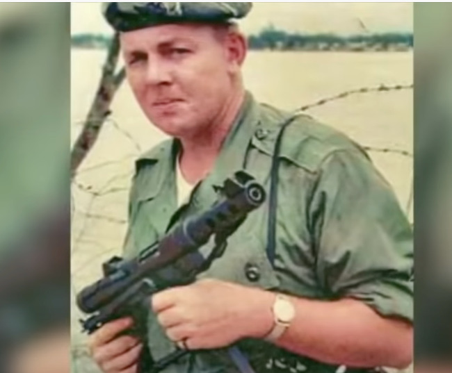 Remembering Joe Galloway, co author with Hal Moore of “We Were Soldiers ...