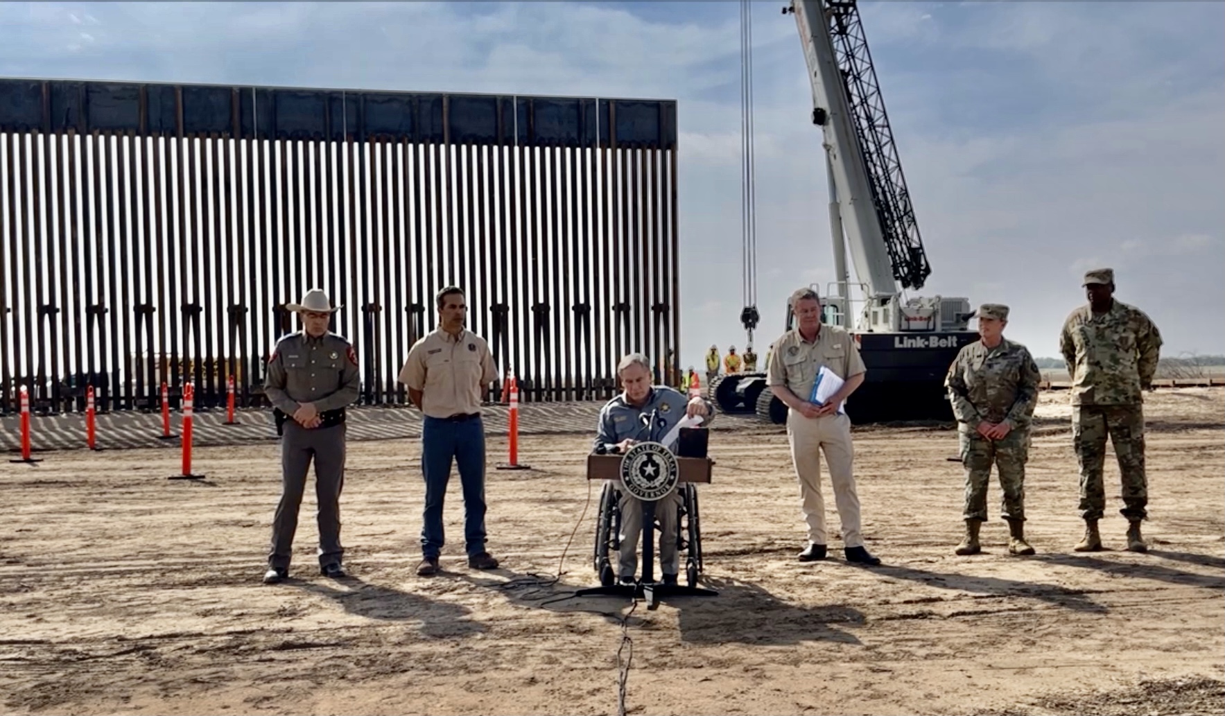 Governor Abbott Debuts Texas Border Wall In Rio Grande City – Soldier ...