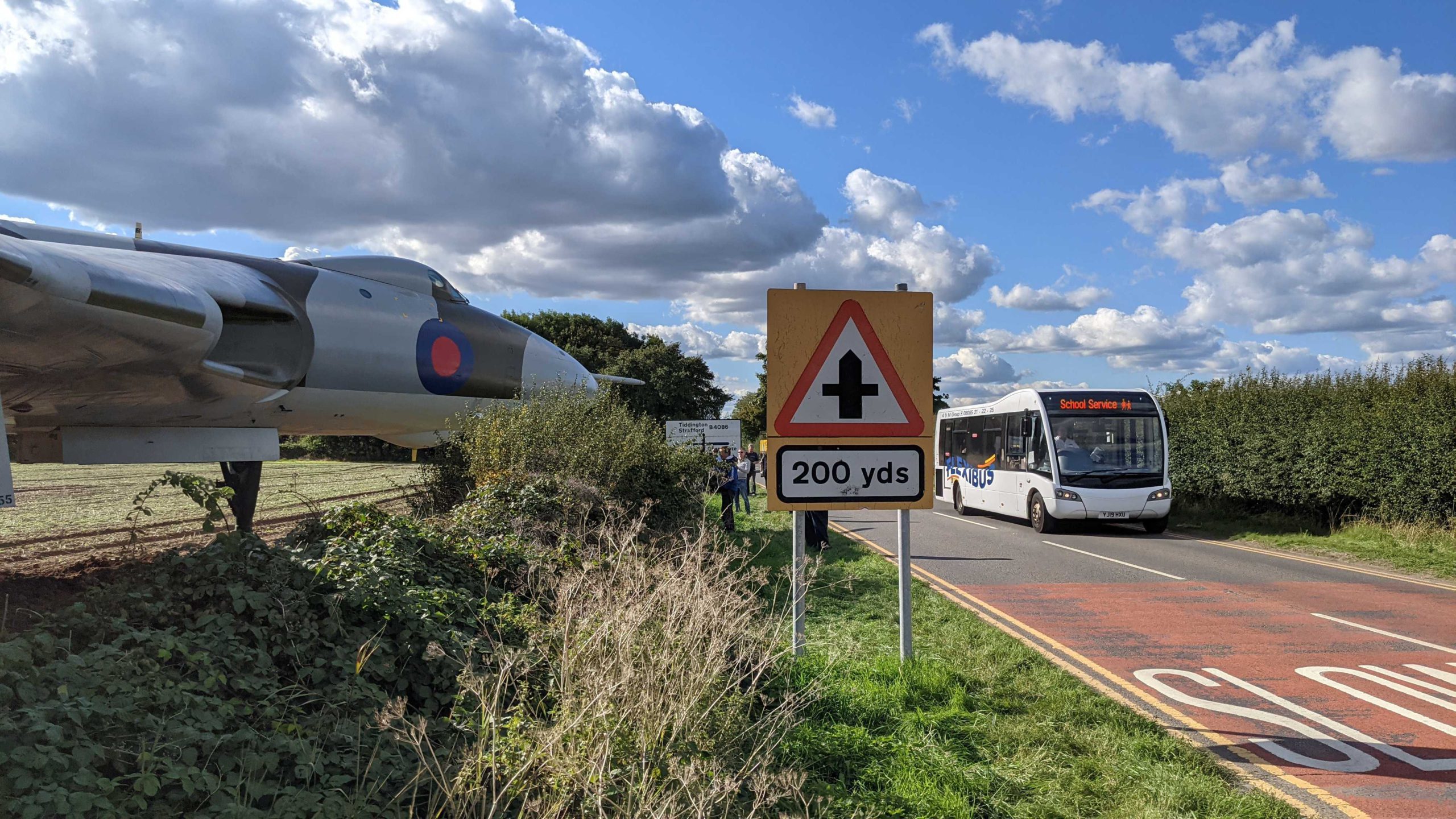 This Cold War British Bomber Nearly Plowed Into a Busy Road – Soldier ...