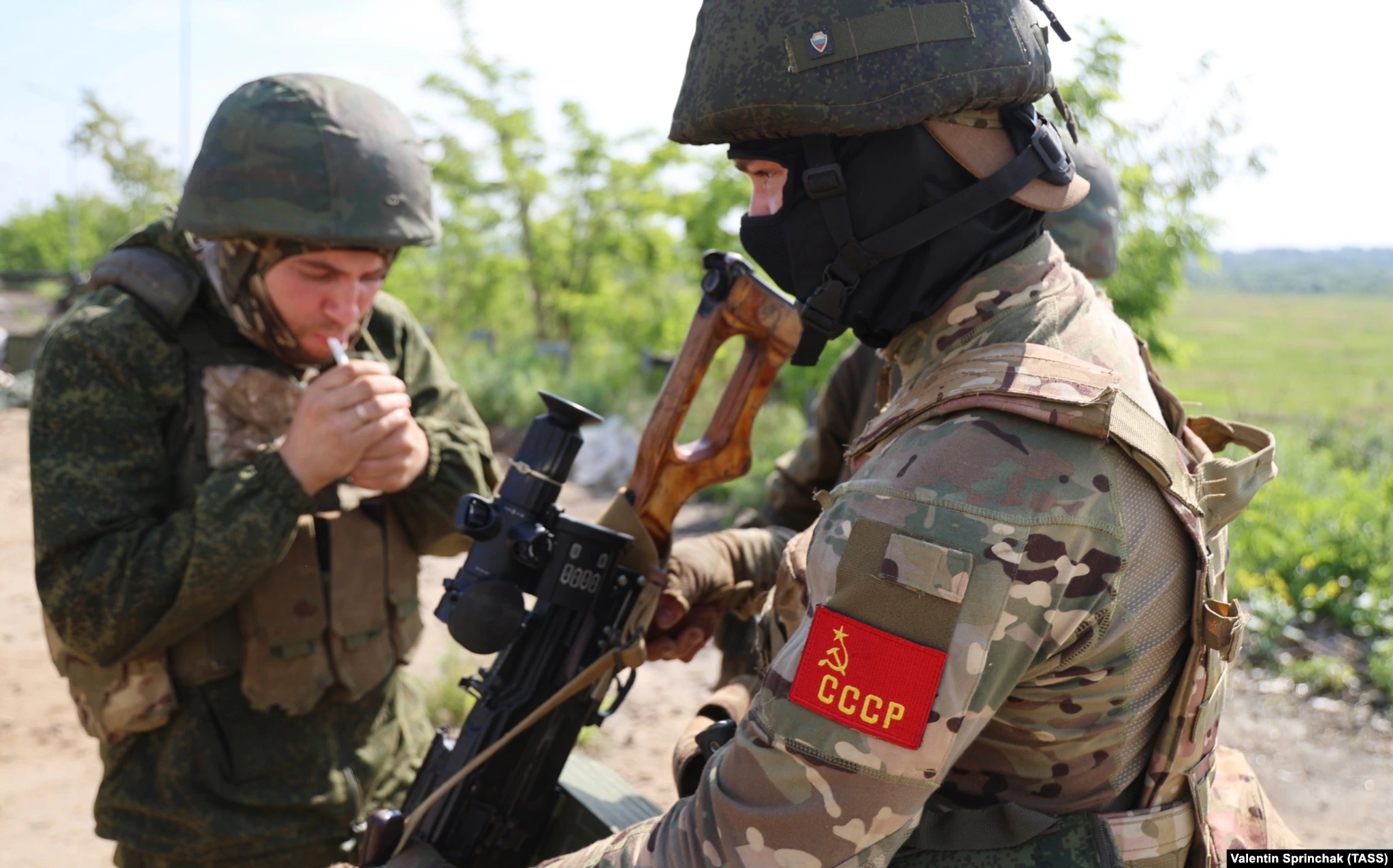Russian Soldiers Wear Soviet Symbols While Fighting in Ukraine ...