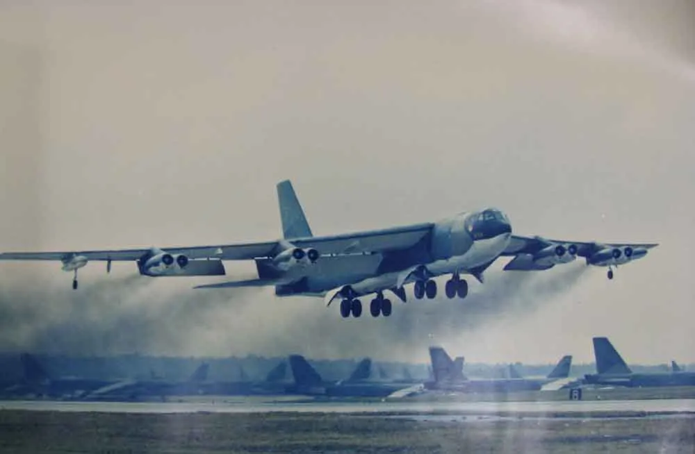 The Christmas Bombings of 1972: A Deafening Roar Told Me Something Big ...