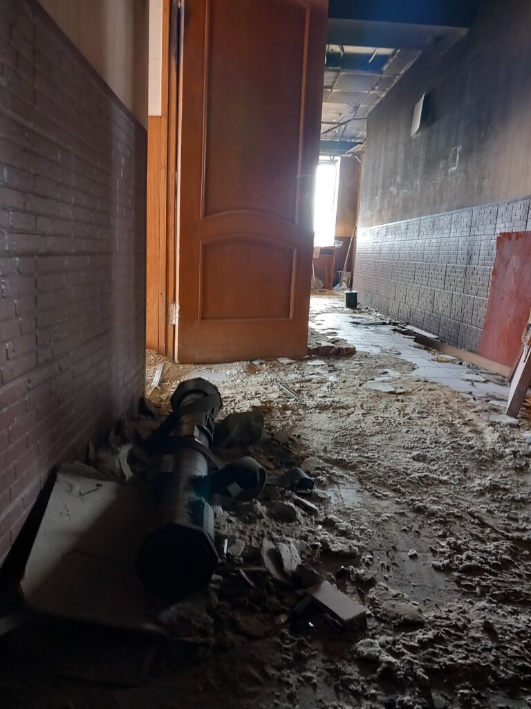 On a Razor’s Edge: Trapped Under Fire in Ukraine – Soldier of Fortune ...